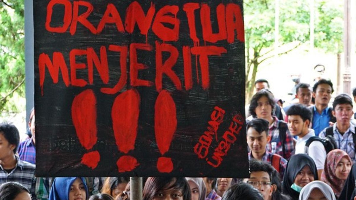 Sejarah PTN-BH, Status Perguruan Tinggi yang Disebut Biang UKT Mahal ...